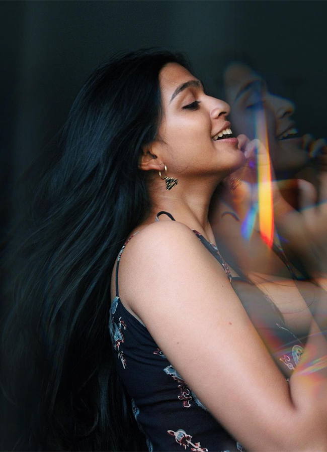 మ్యాడ్ మూవీ హీరోయిన్ ఎంత క్యూట్ గా ఉందో.. అనంతిక అందం (ఫొటోలు) | MAD Movie Fame Actress ...